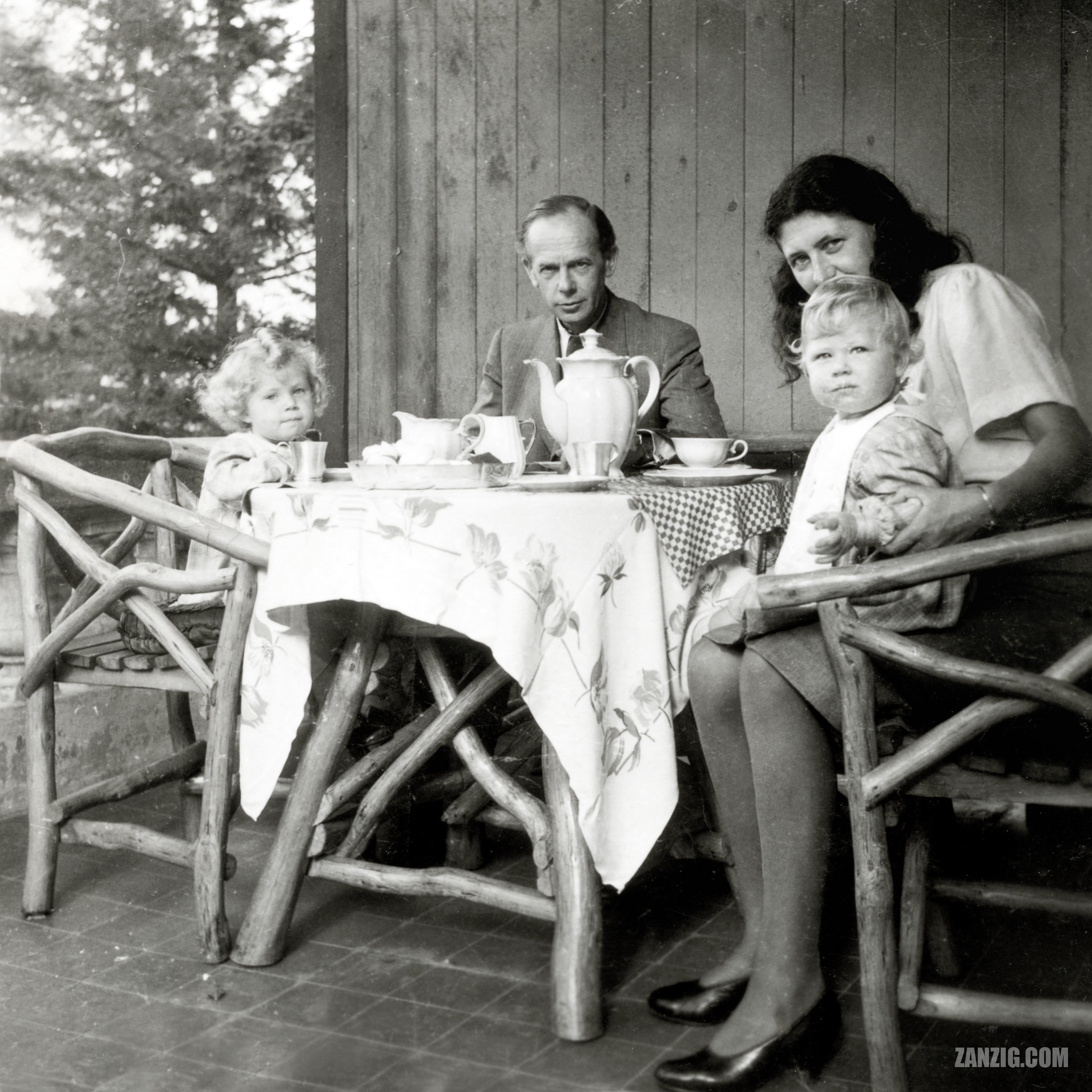 Family Breakfast, Malente, 1943 – Zanzig.com Photo Hub