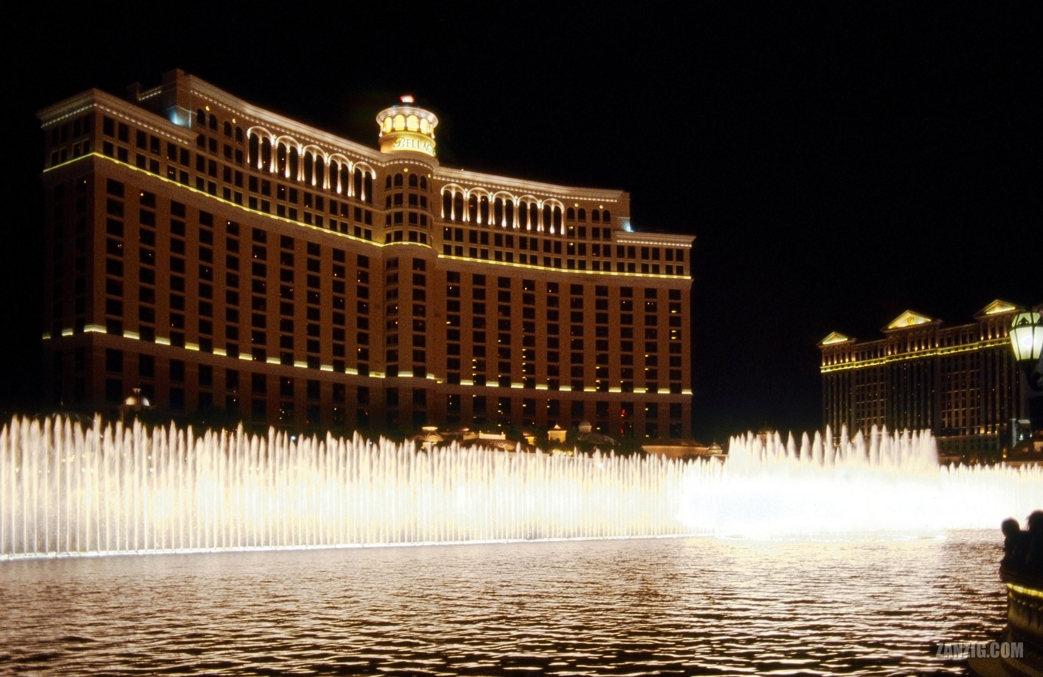 Bellagio at Night, Las Vegas, NV – Zanzig.com Photo Hub